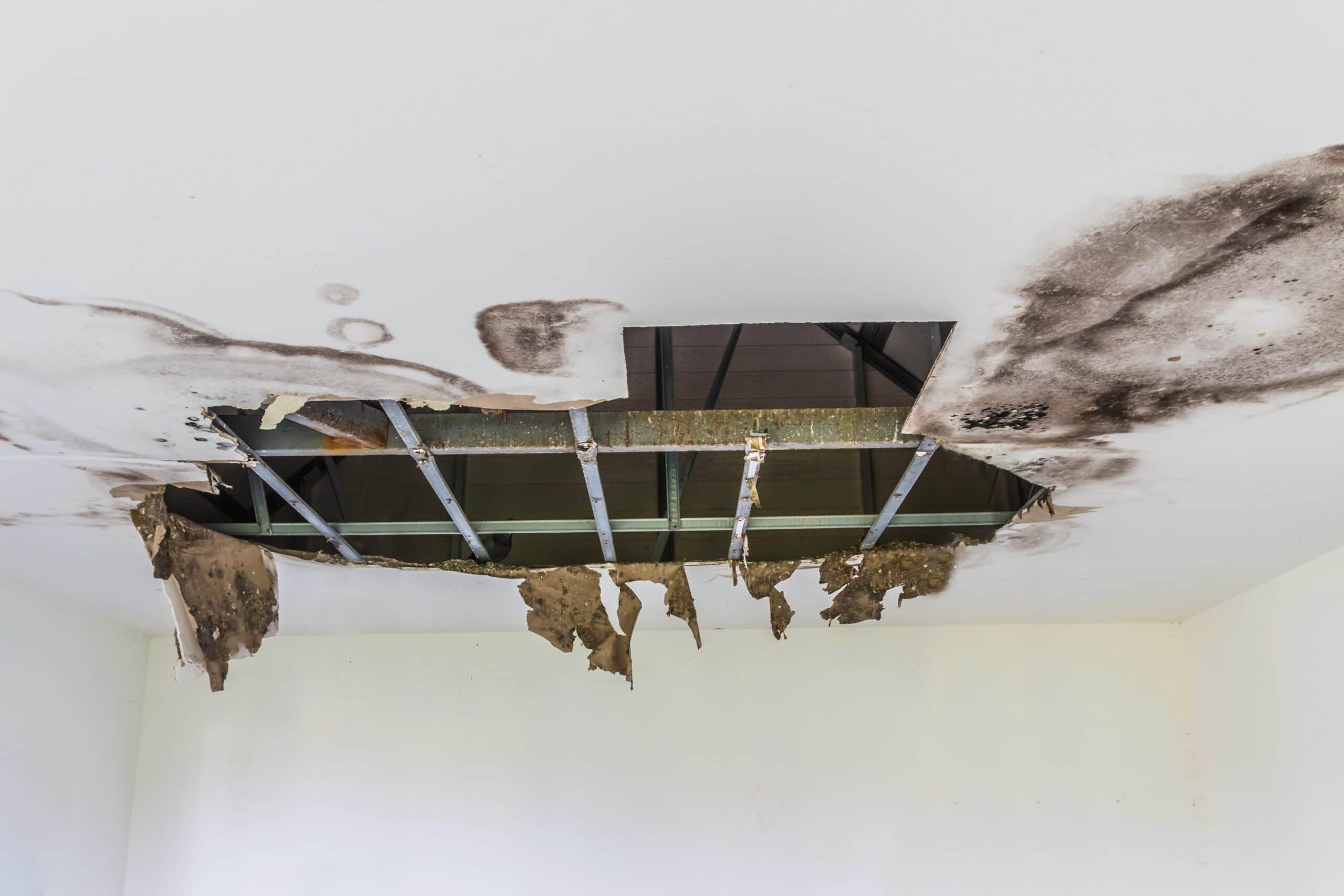 How to Fix Drywall Ceiling Water Damage | Reztor Restoration